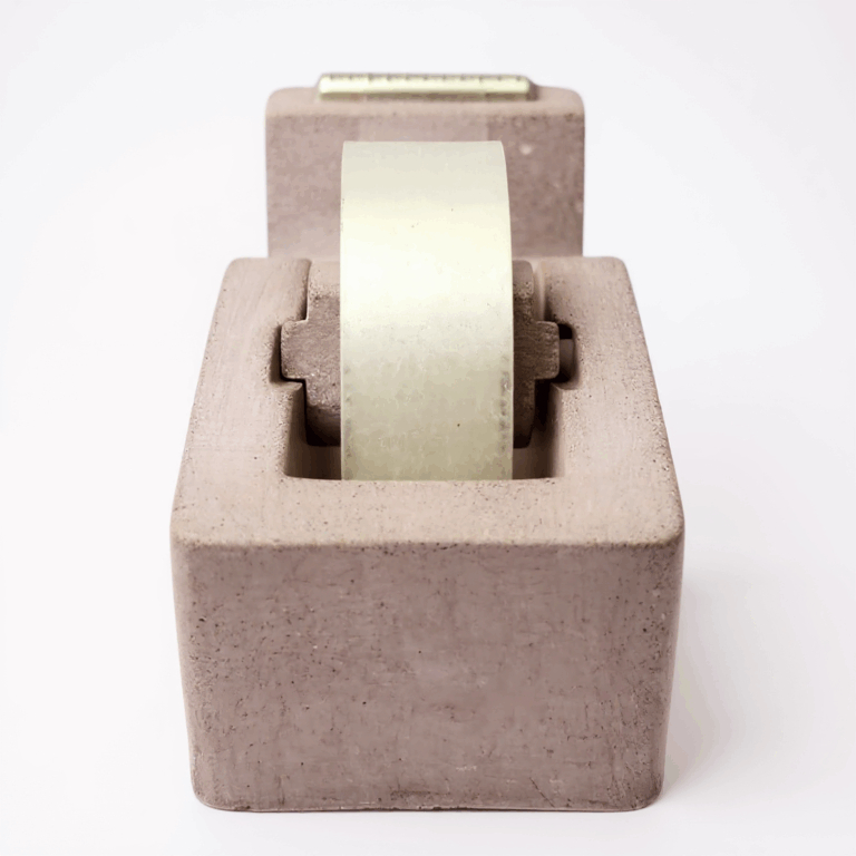 Klebebandabroller aus Beton als stilvolles Arbeitsutensil